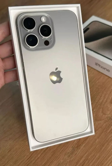 iPhone xr 15 pro