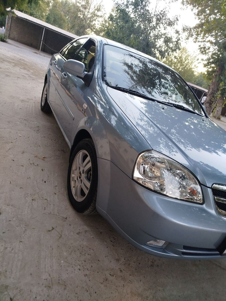 Srochna sotaman Lacetti 2 pozitsya kiraska toza 1 qo'l mashina