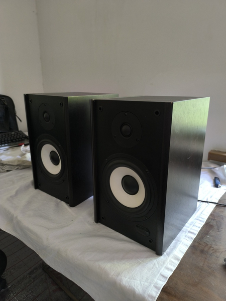 Microlab solo1 studia uchun