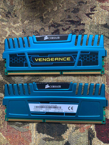 Куллер, DDR3 4gb -2шт, блок питания Huntkey 700W