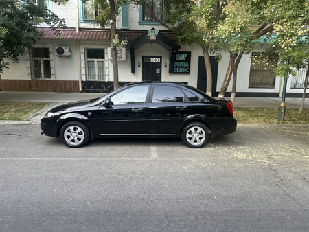 Chevrolet Gentra Qora sotiladi