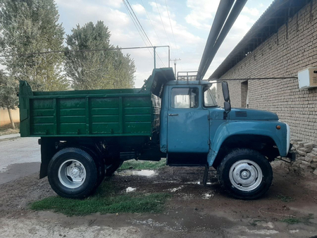 Автомобиль грузовой.  ЗИЛ
