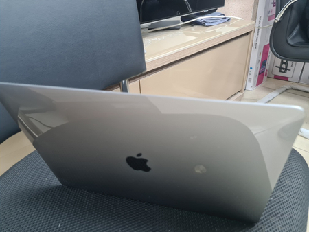 Продаю MacBook Pro m2