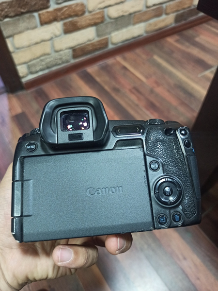 Canon R body sotiladi holati yaxshi aybi yoq