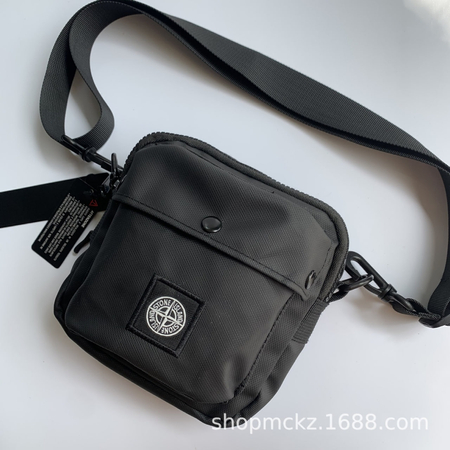 Сумка через плечо stone island