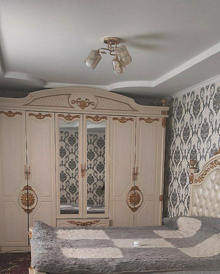 Yuqori chirchiqda hovli uy sotiladi 18 sotih 60000