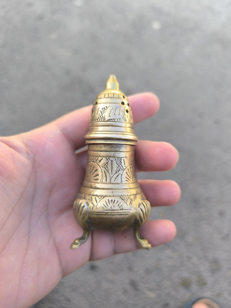 Продаю солонку или перечник