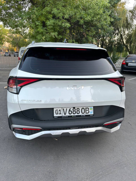 Kia Sportage белая 2022 год