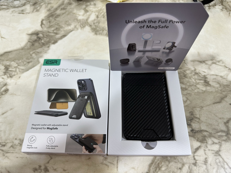 Продам Magsafe Wallet ESR cerbon