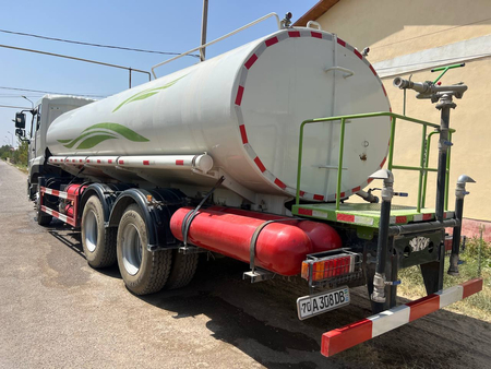 Vodovoz 20 tonna Dongfeng PC5260SYS