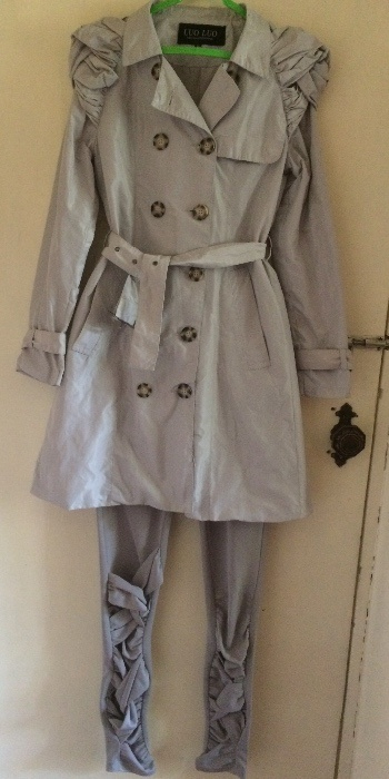 Плащ под Burberry