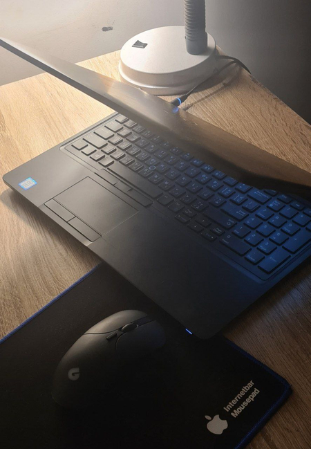 Noutbook dell cor i 7 8th