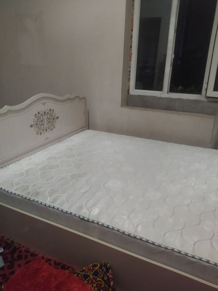 Spalniy mebel sotiladi