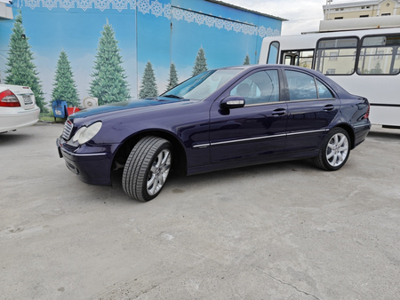 Bahtli oylalarga Mersedes Benz w203 c200