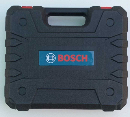 Shrupovyort BOSCH 36 V asboblar to'plami bilan.
