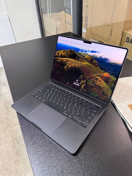Macbook Pro 14-inch