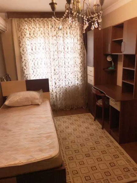 Сдам Аренда 3 ком. Гостиница Россия, Метро Ойбек, ул. Шота Руставелли