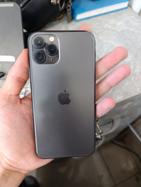 iPhone 11 pro  64 gb
