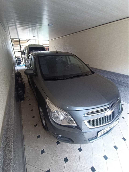 Chevrolet Cobalt 4
