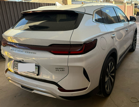 BYD song plus champion dm-i 110
