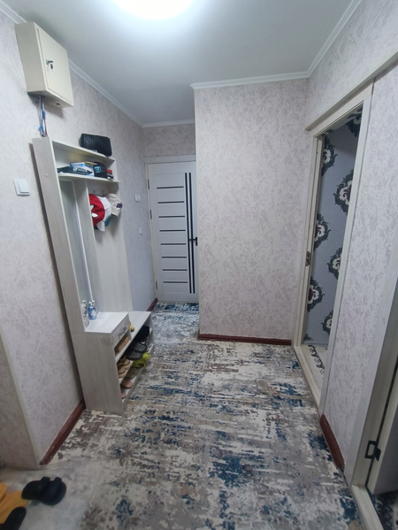 Кирпич 2 х ком Спутник 5. 57 м2. 2/2эт. Балкон 2 на 6. железная дверь