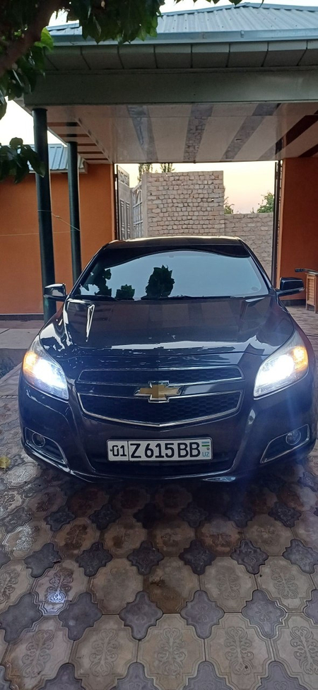 Malibu 1 Sotiladi 
yili 2013 yil
Rangi Baklajan
228 000 km 
Benzin met
