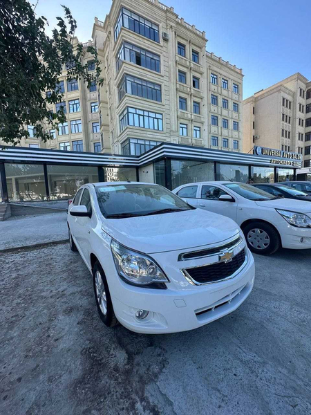 Labo avtomobili sizni kutmoqda
