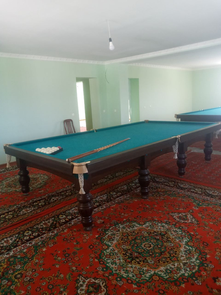 Billiard 8 ayoqli 2 Dona bor