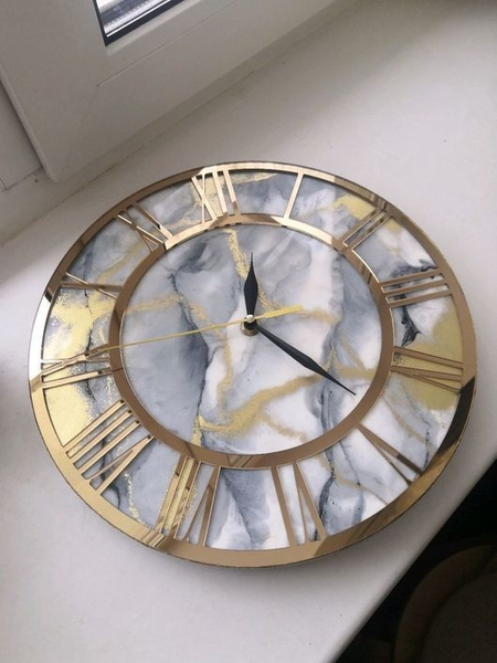 Dekorativ soatlar Resin art texnikasida