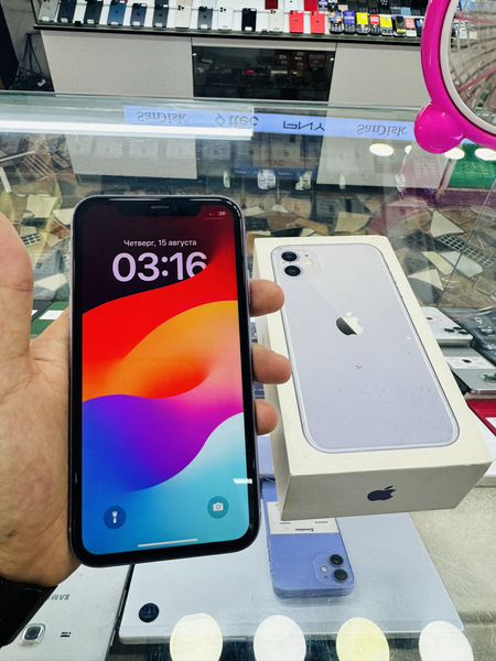 iPhone 11  64 gb purple ideal