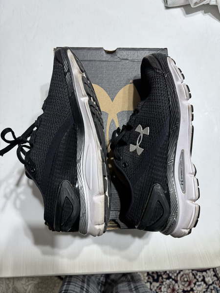 Мужские кроссовки under armour EUR-42 US8.5