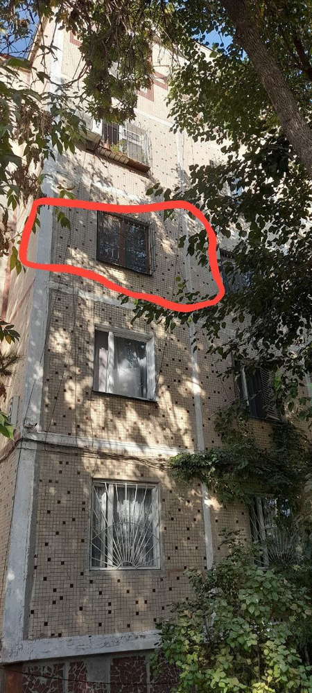 Sergeli massiv 5da 1 xona uy sotiladi