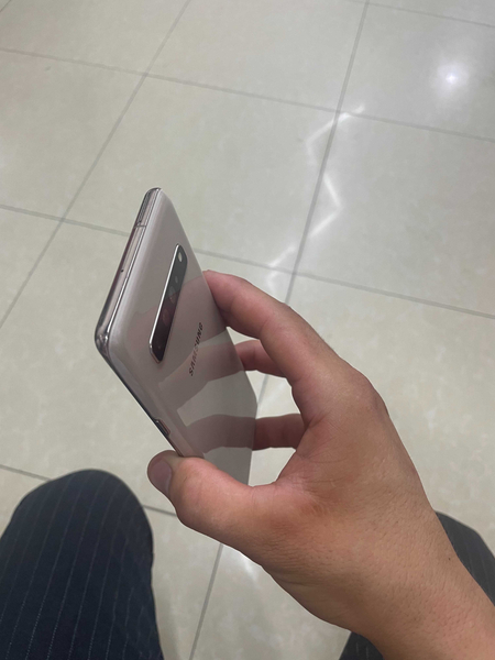 Samsung S 10 5g gold idyal