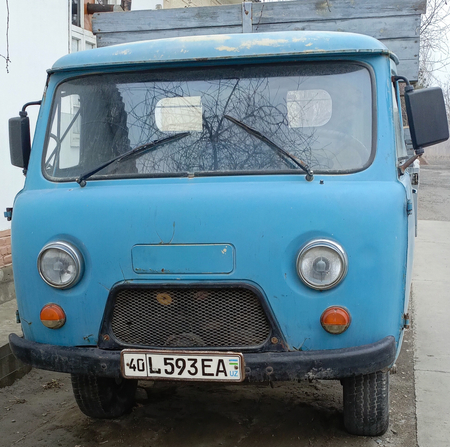 Уаз бортовой сотилади
