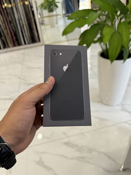 iPhone 8 black 64