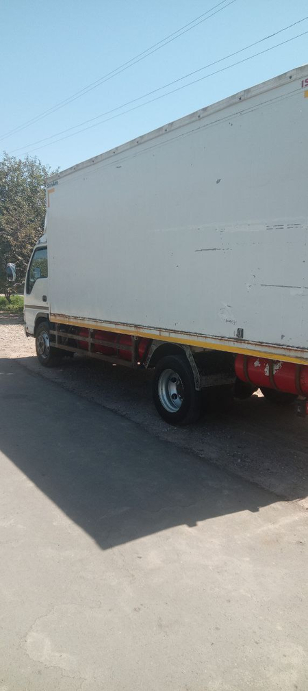 ISUZU   sotiladi
