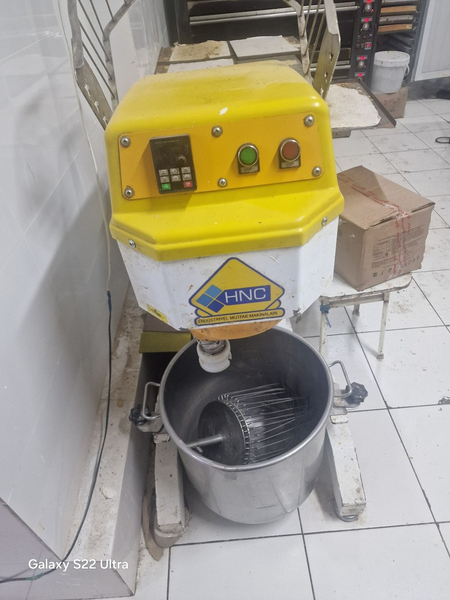 Продаётся кондитерский миксер