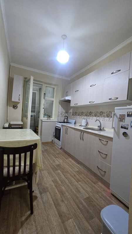 Продается квартира на Чиланзаре 15 квартале 2/2/4 бал 2х6 77 серия.
