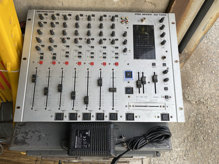 * Микшерный Dj пульт BEHRINGER DX 1000 PRO MIXER