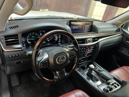 Lexus LX 570 White