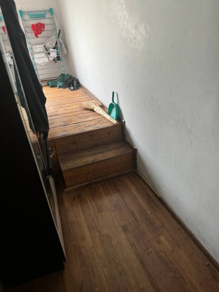 Сергили 8 2  хона 65 кв метр карзинкани оркаси 7 этаж  60 $ ками
