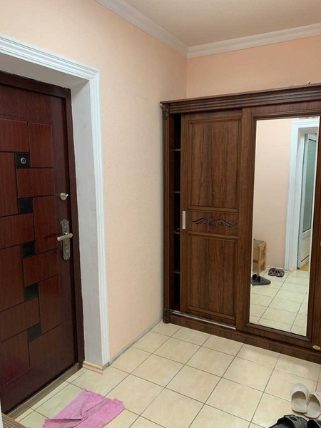 Сдается квартира возле метро Космонавтлар