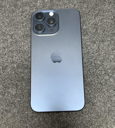 Iphone 15 pro max Blue Titanium