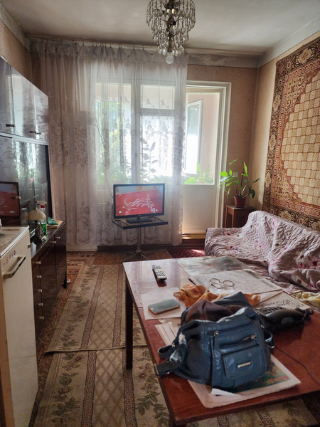 Продам чиланзар 3.  Двух комнатная. Зеркалка