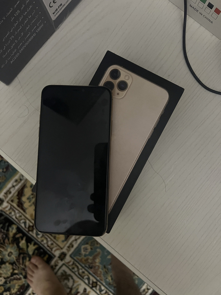 Iphone 11 pro max Gold