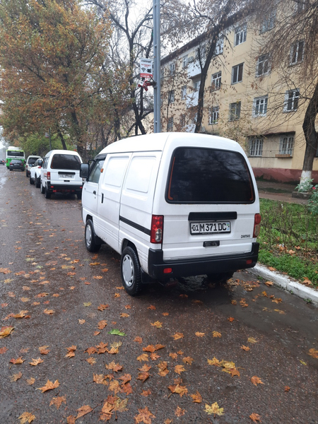 Damas Van 2010 sotiladi naxt