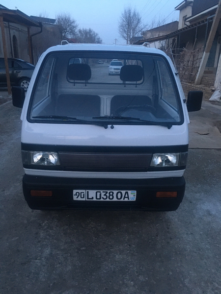 Chevrolet labo oq rang holati ideal