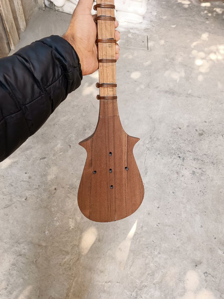 Sato tanbur sotiladi