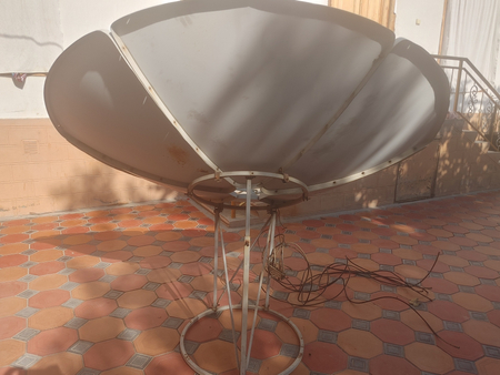 Antena sotiladi 4.ta 5 ta galofkasi bor