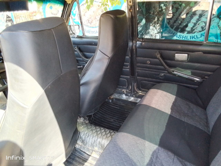 Vaz 2106 sotiladi